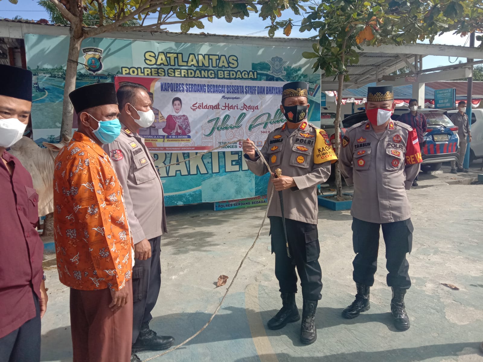 Sambut Hari Raya Idul Adha 1442 H, Polres Sergai Sembelih 15 Ekor Sapi ... Sambut Hari Raya Idul Adha 1442 H, Polres Sergai Sembelih 15 Ekor Sapi ...