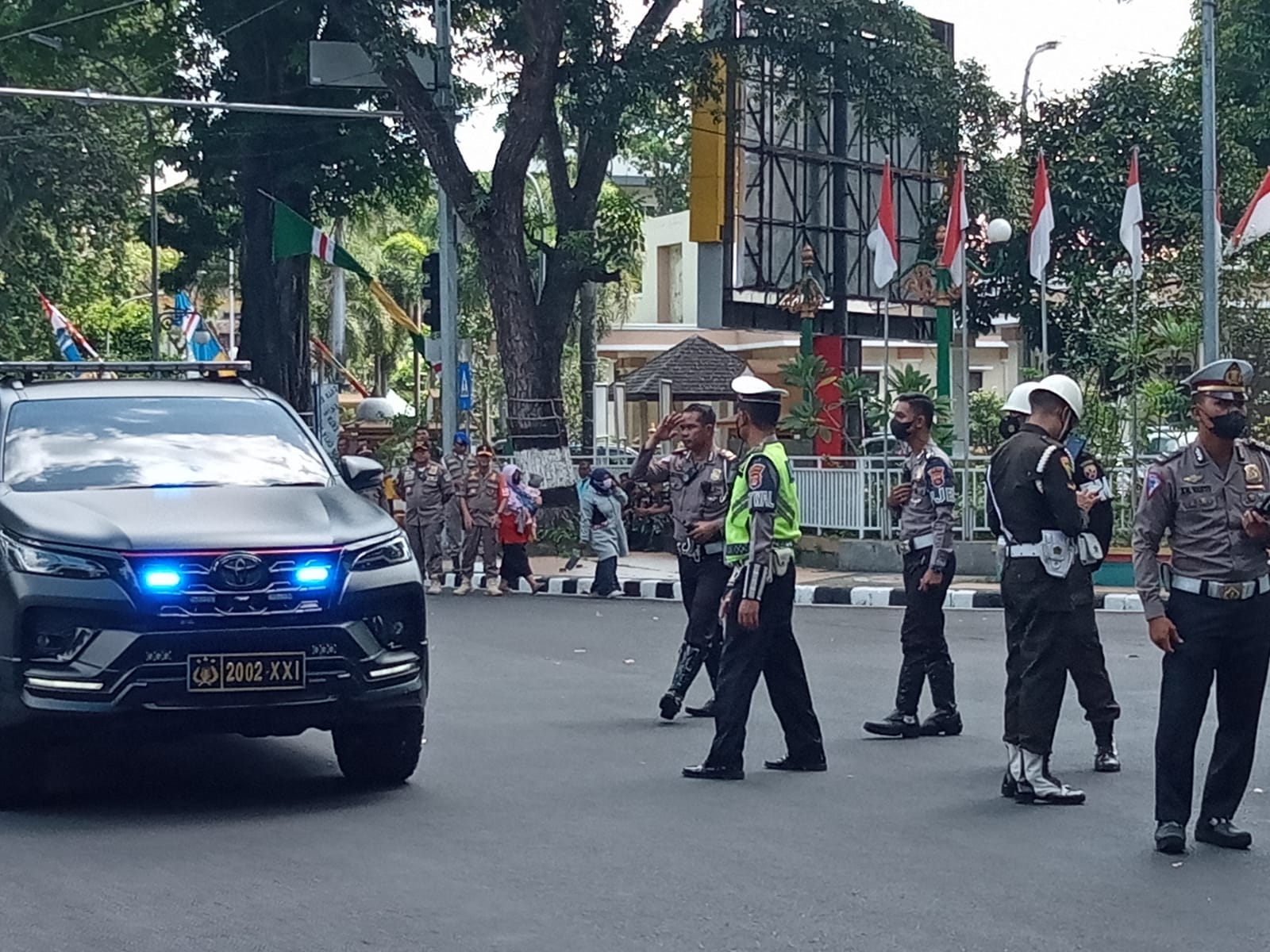 Personel Polresta Mataram Amankan Kirab Latsitarda Nusantara Tahun 2022 ...