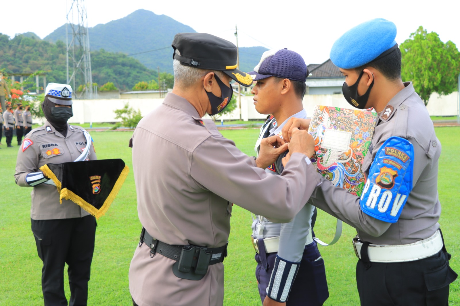 Polres Sumbawa Barat Gelar Apel Keselamatan Rinjani 2023 - Info Aktual News Polres Sumbawa Barat Gelar Apel Keselamatan Rinjani 2023 - Info Aktual News