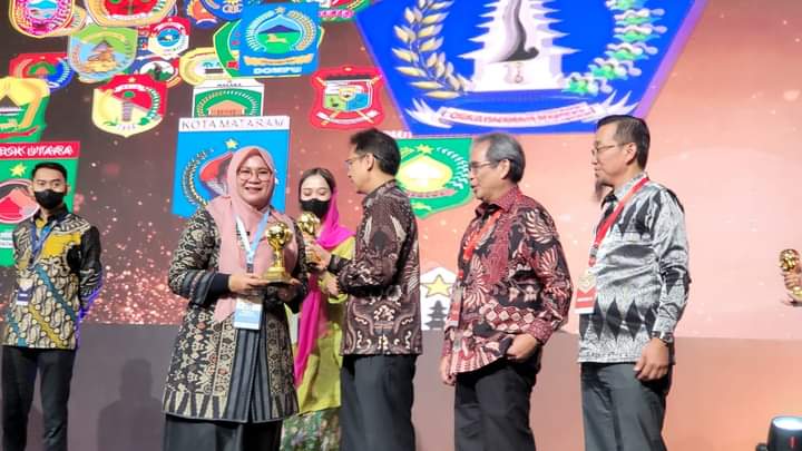 Hebat!, Sumbawa Raih UHC Award - Info Aktual News Hebat!, Sumbawa Raih UHC Award - Info Aktual News