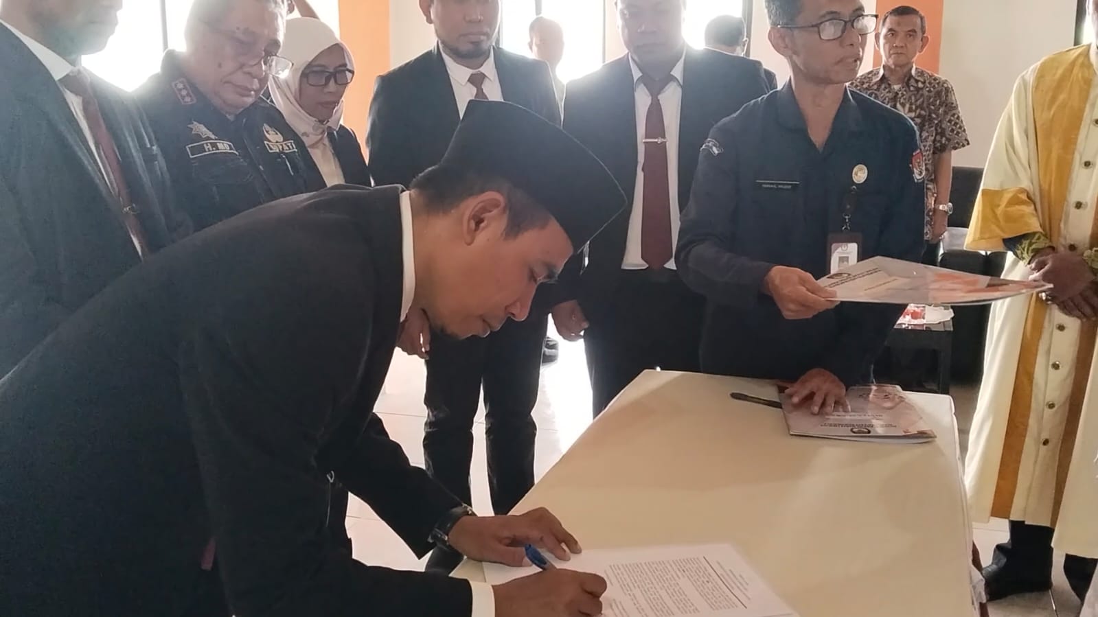 Jelang Pilkada 2024, KPU Sumbawa Resmi Lantik 495 Anggota PPS - Info ... Jelang Pilkada 2024, KPU Sumbawa Resmi Lantik 495 Anggota PPS - Info ...